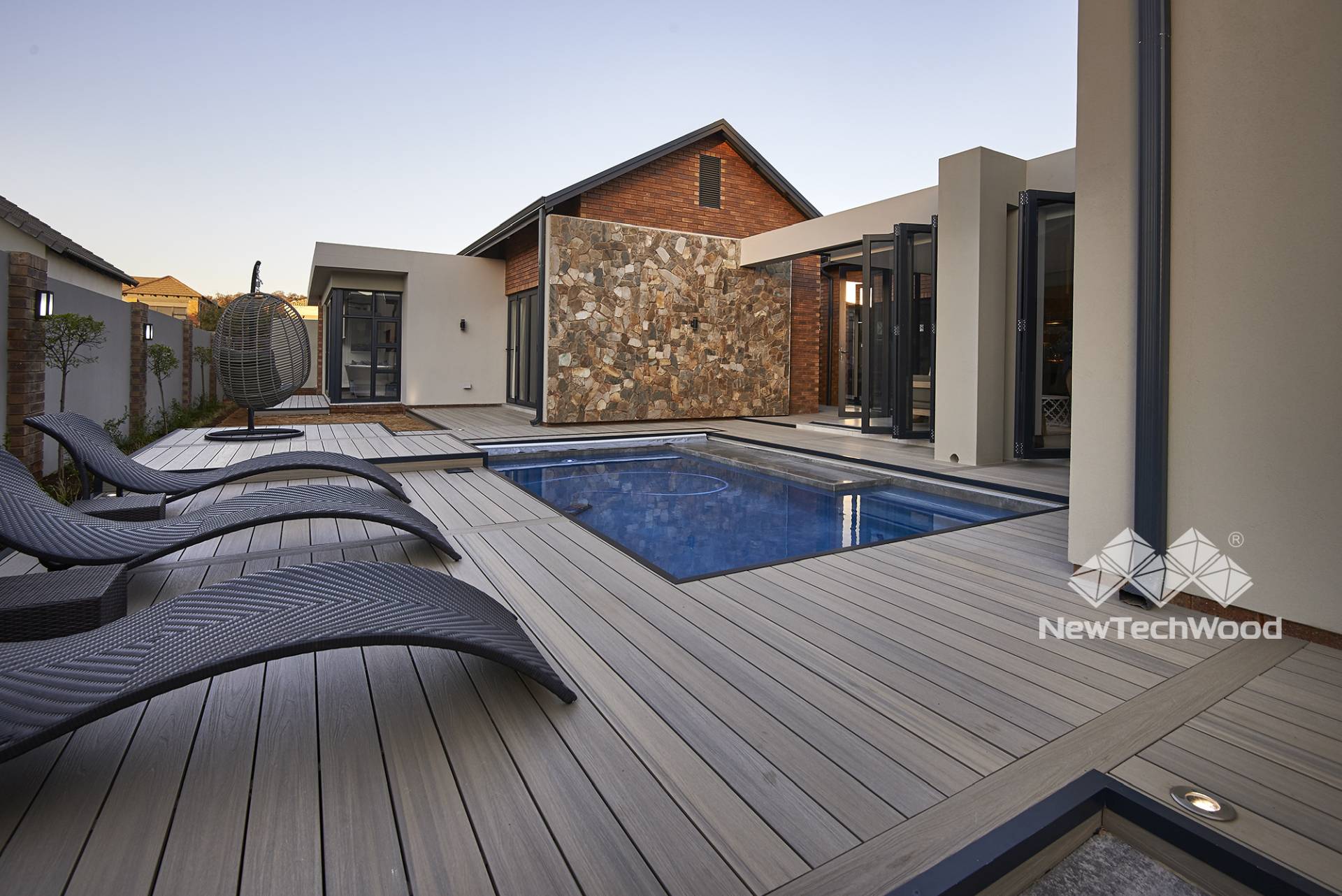 NewTechWood美新塑木防不防水呢? | NewTechWood美新塑木